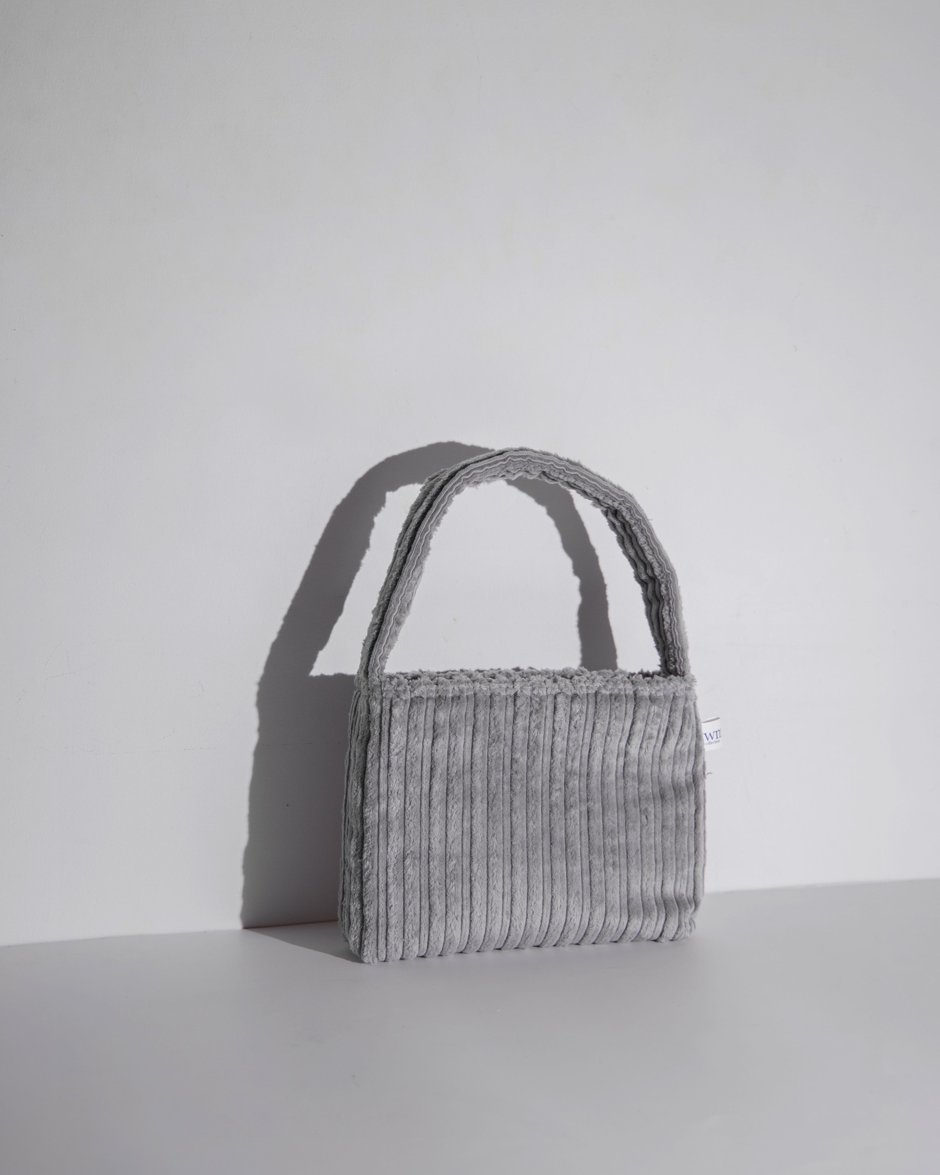 PUT IT ON YOUR SHOULDER - DUST | LINE SHOPPING