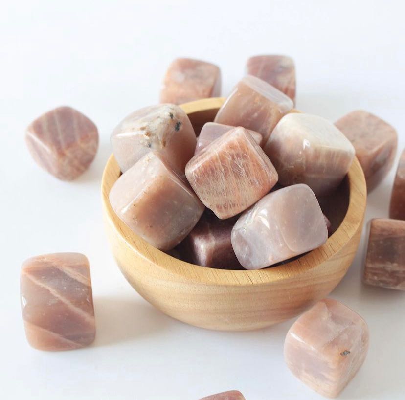 Sunstone Cube | LINE SHOPPING