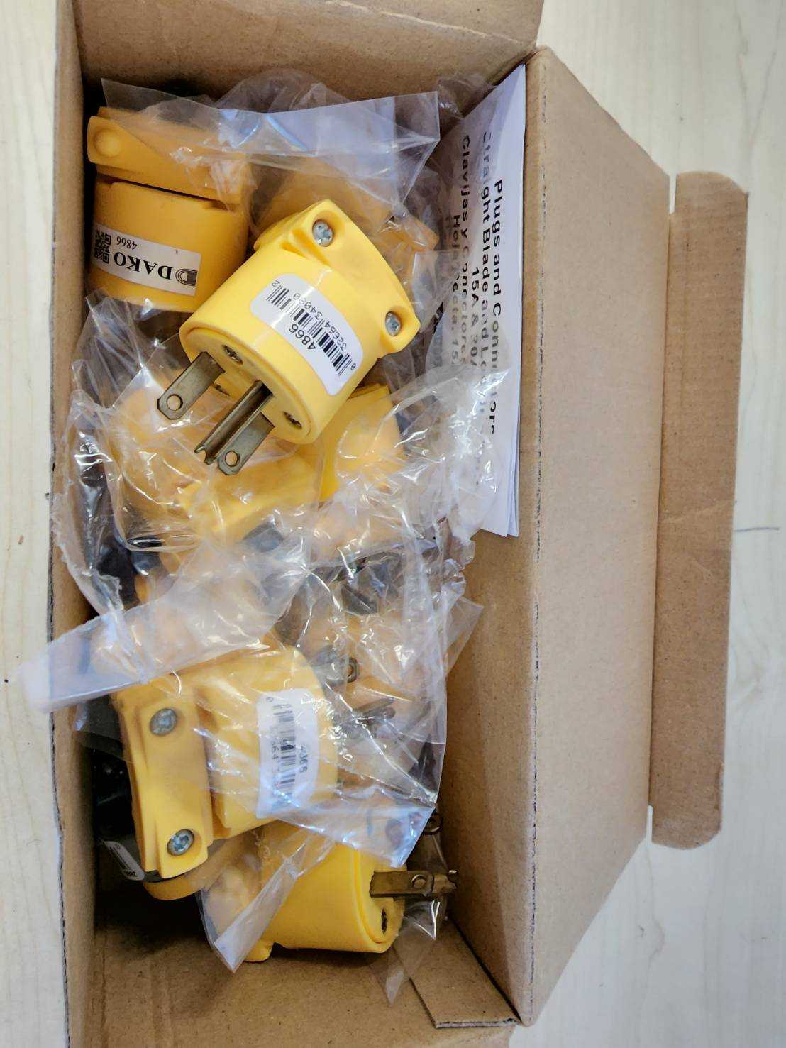 DAKO PLUG 4866 ปลั๊กตัวผู้ 3 ขา 15A 250V | LINE SHOPPING
