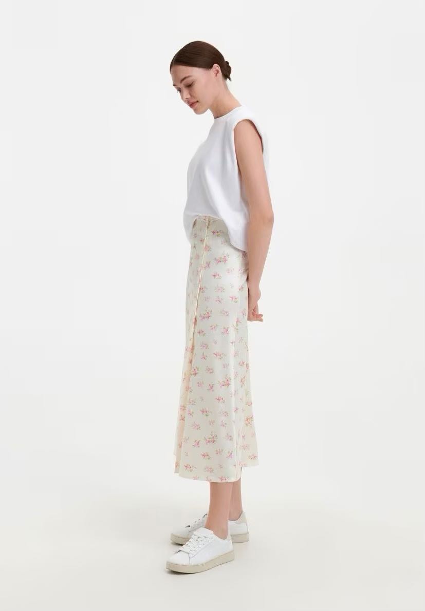 Reserved midi skirt. | LINE SHOPPING