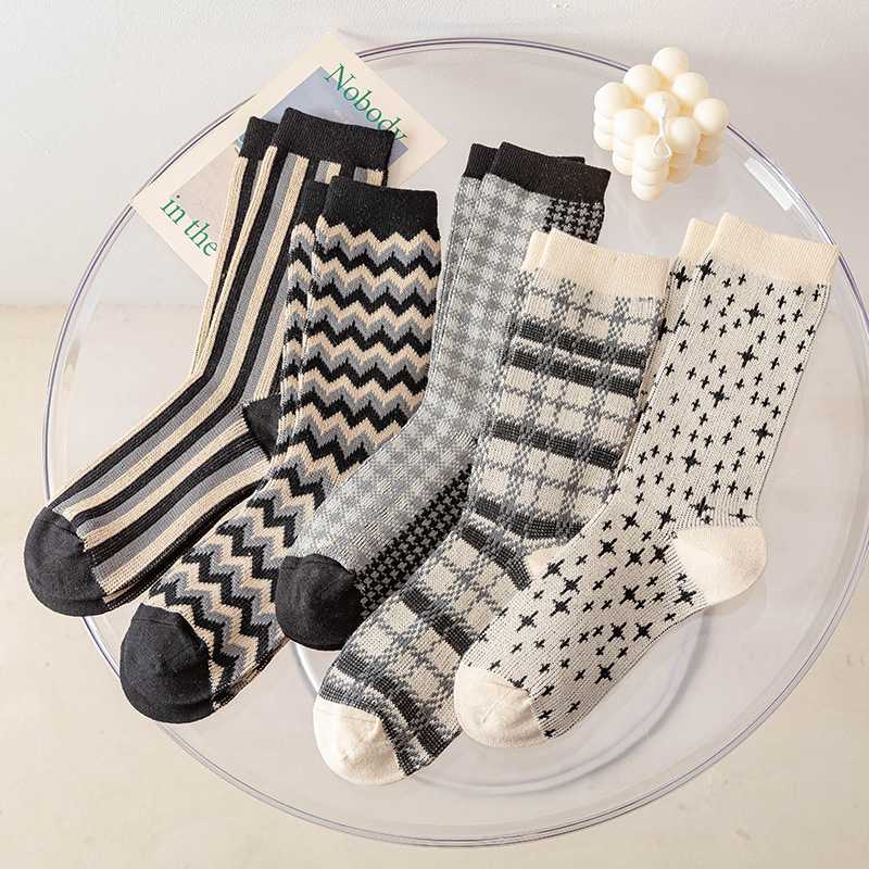 New autumn and winter socks | LINE SHOPPING