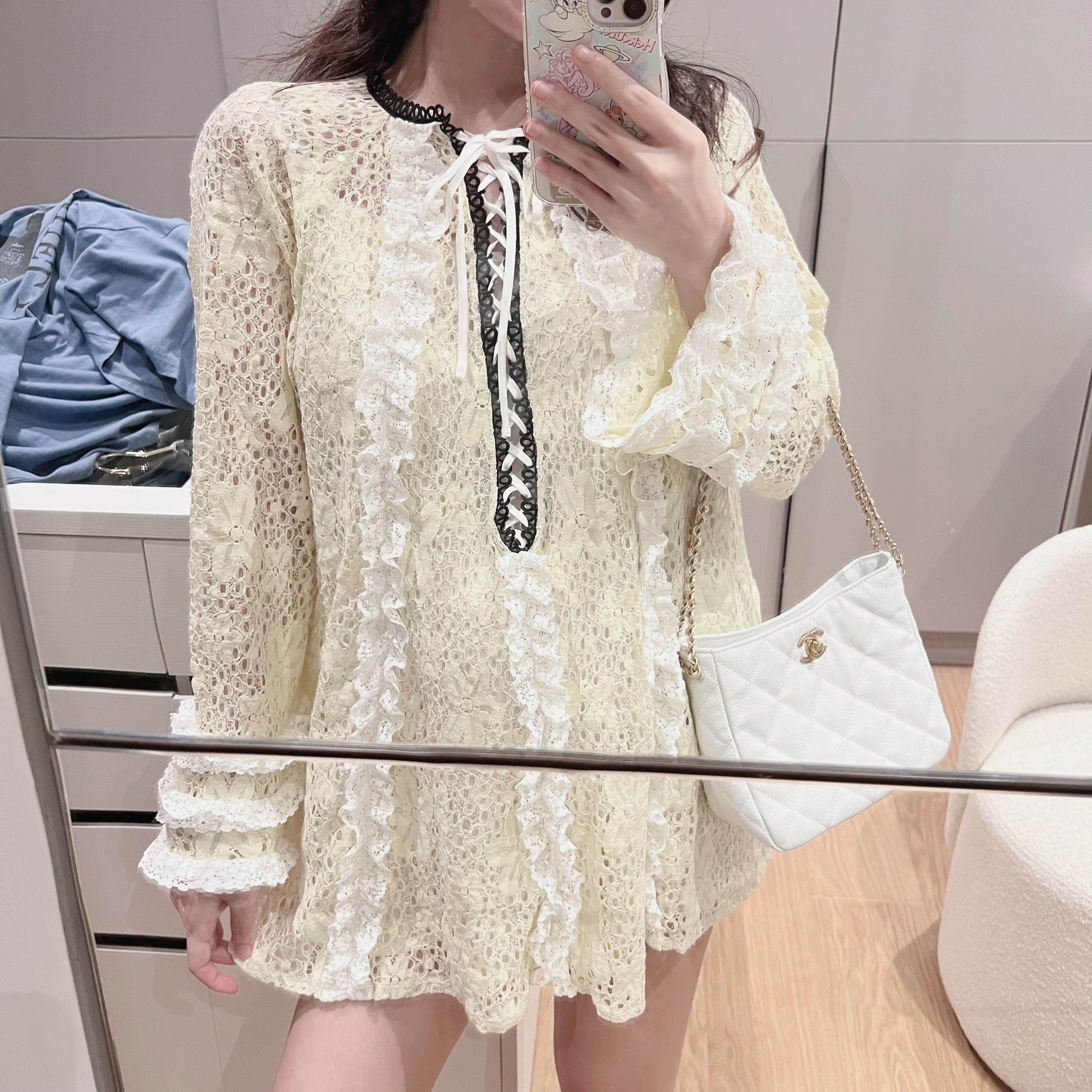 Pleated lace layers dress | LINE SHOPPING