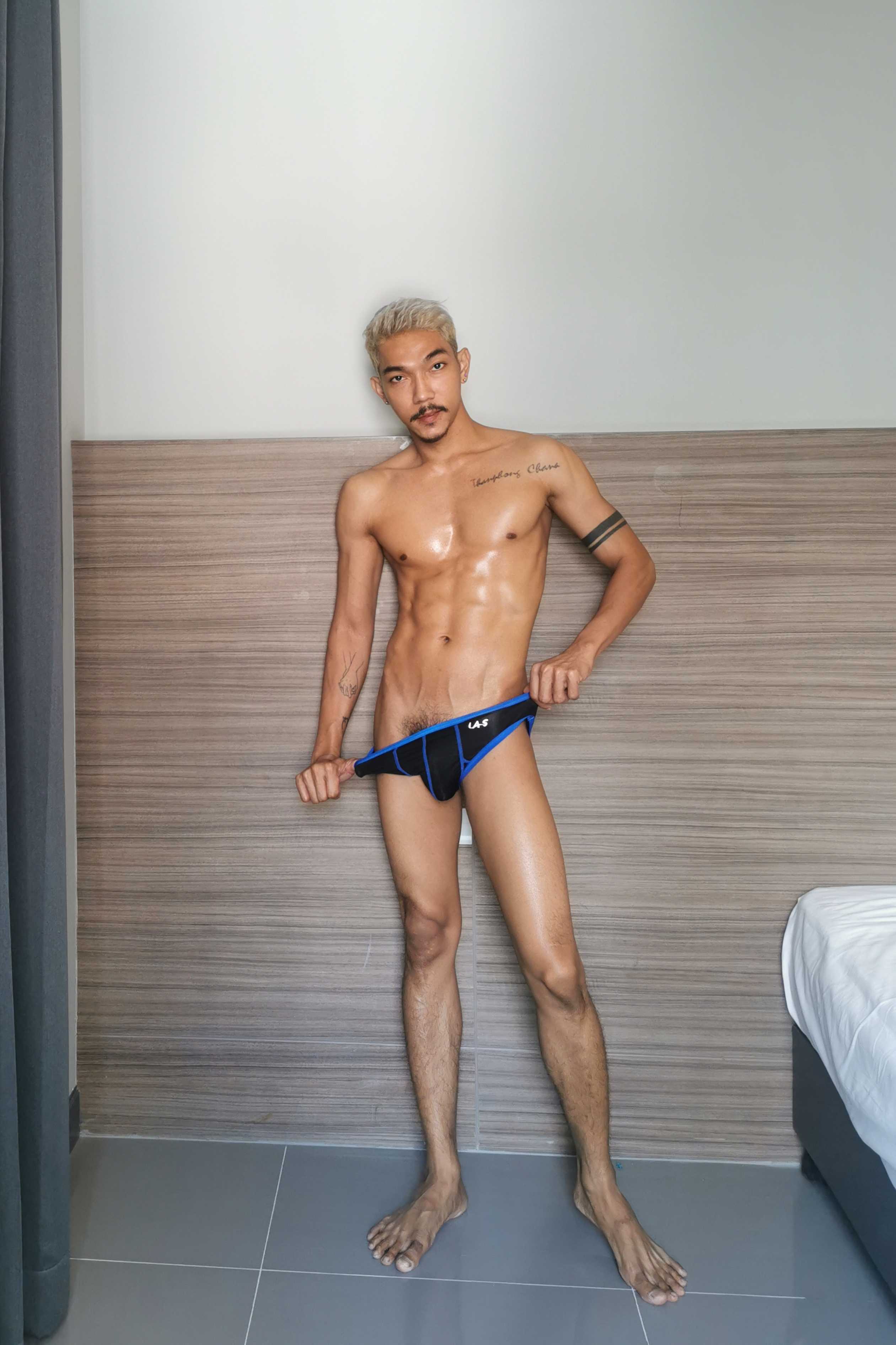 Guy Stripe Navy | LINE SHOPPING